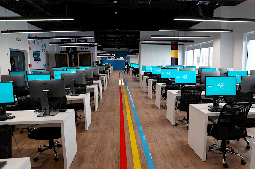 Escola 42 é inaugurada em Luanda